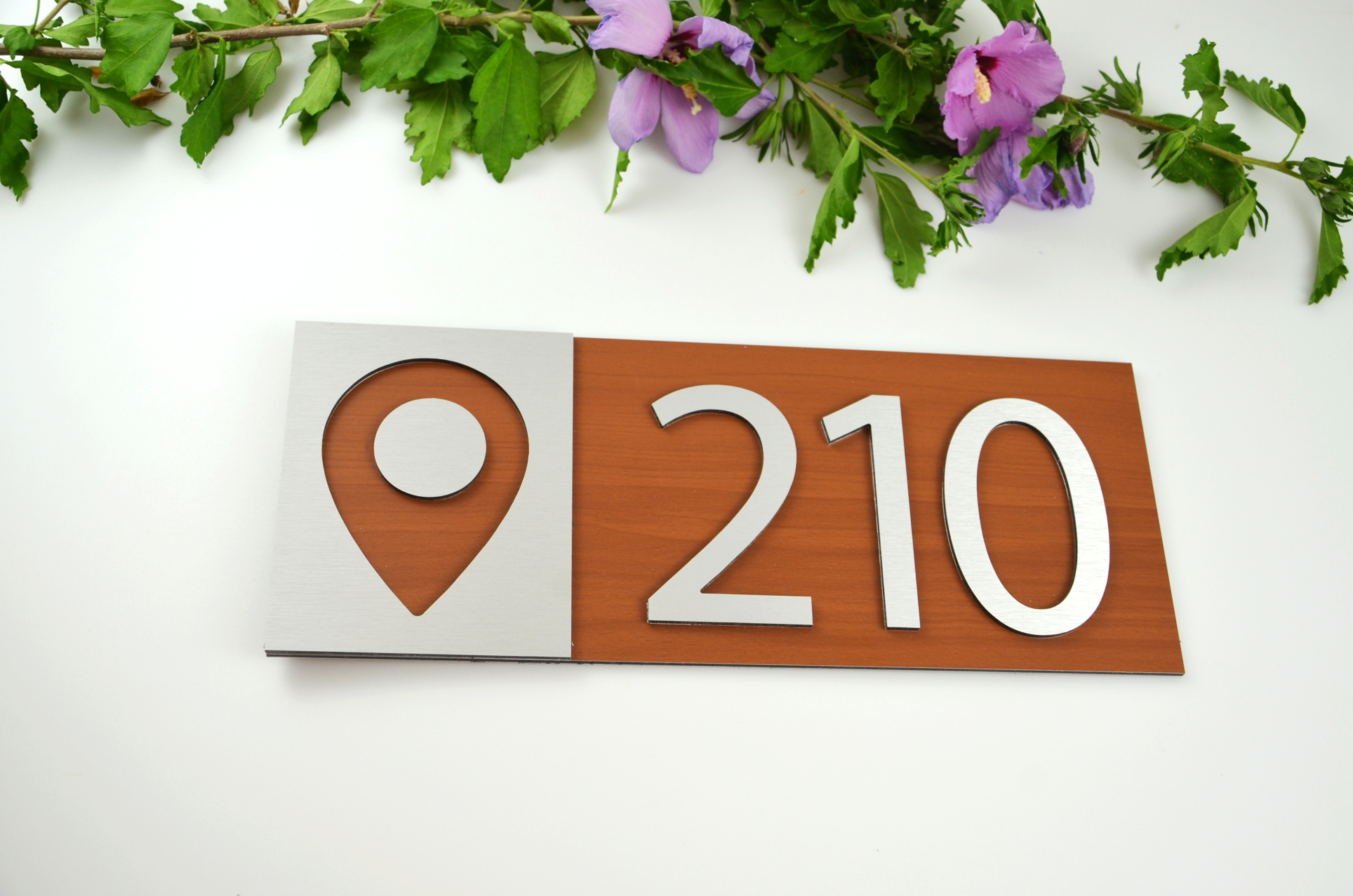 Popisné číslo: Wood Style Google | Kreatívne čísla na dom by Jurashko